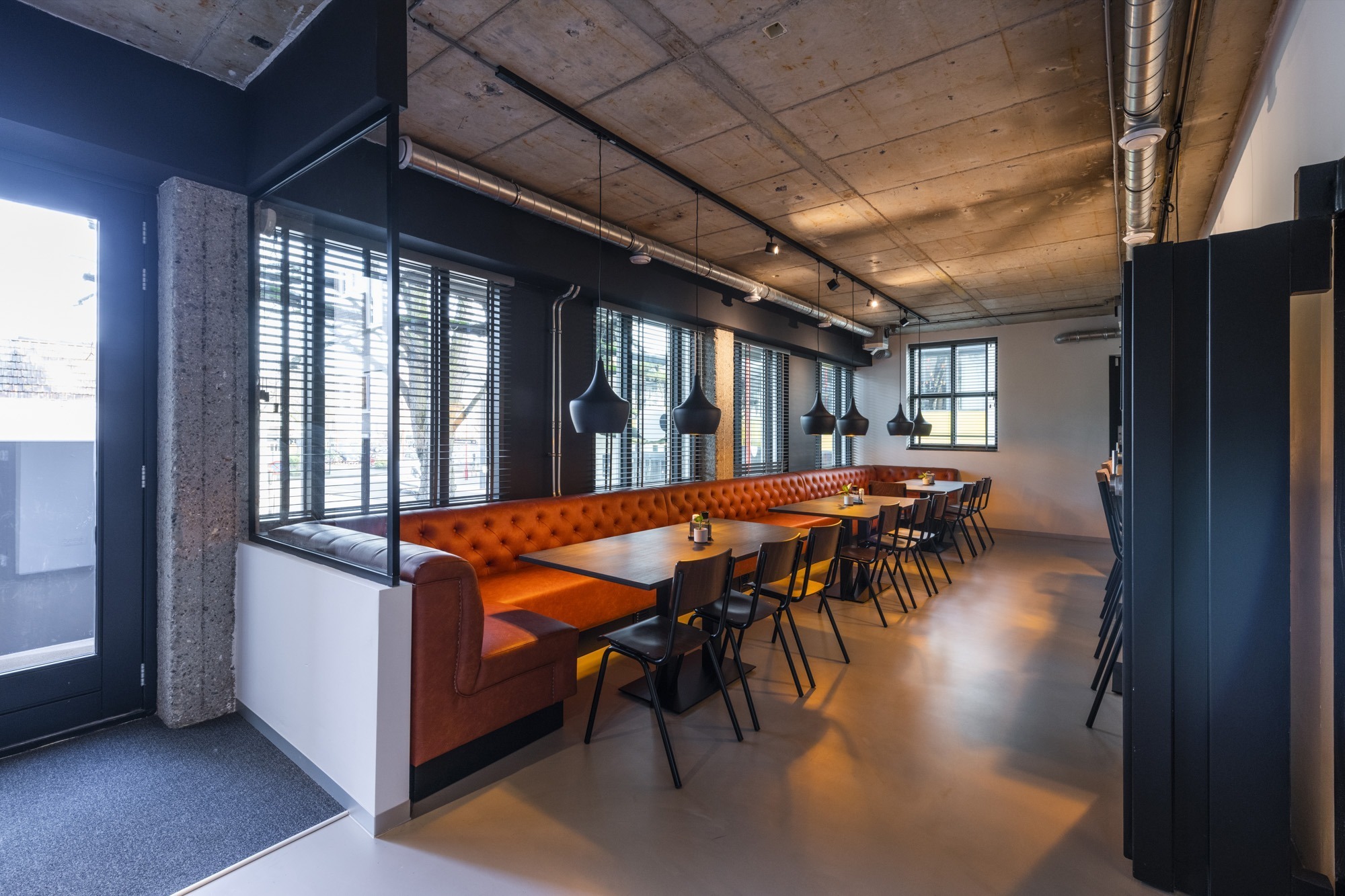 Kantine inrichting door Havic Kantoormeubelen - Havic Kantoormeubelen